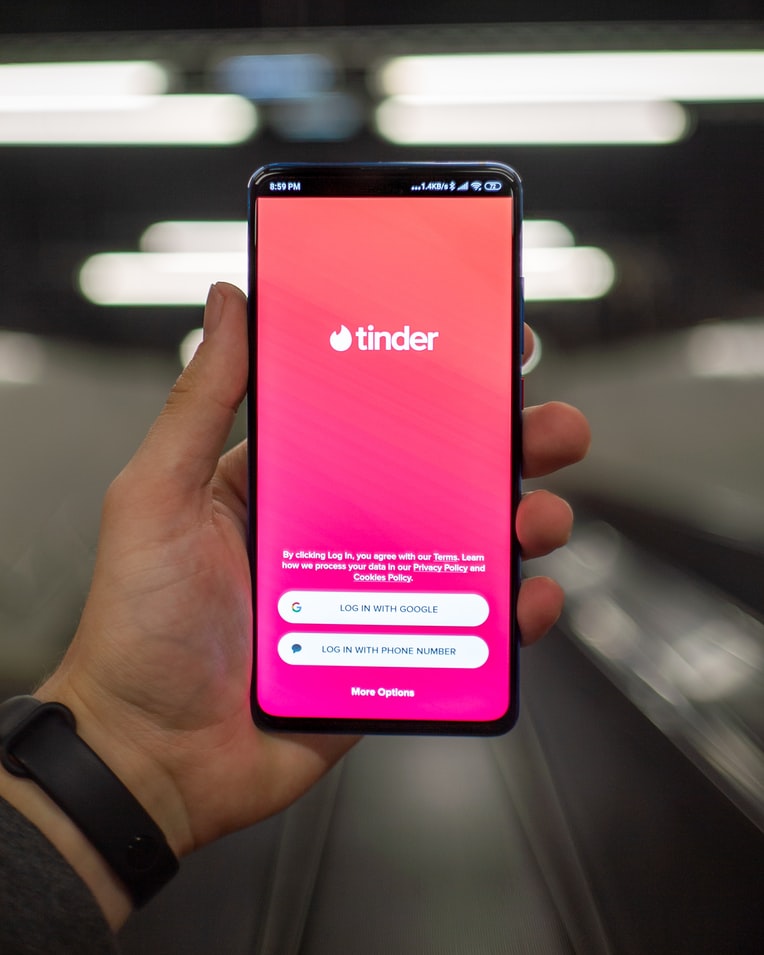 Dating app Tinder commits to ID Verification - AgeChecked